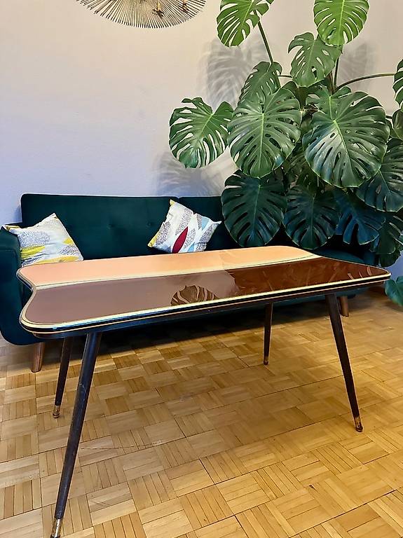 Spannende Mid Century Couchtisch Bild