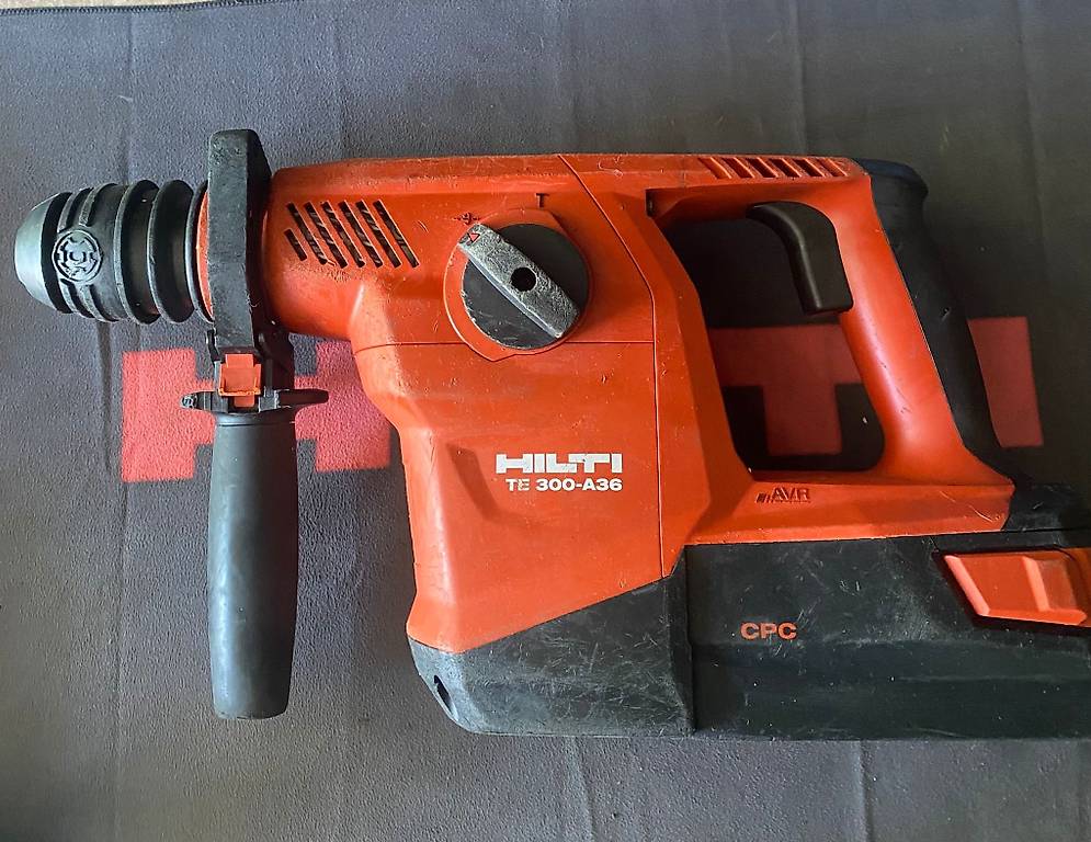 Burineur/Akku-Meißelhammer Hilti TE 300 A36 im Kanton Waadt - tutti.ch