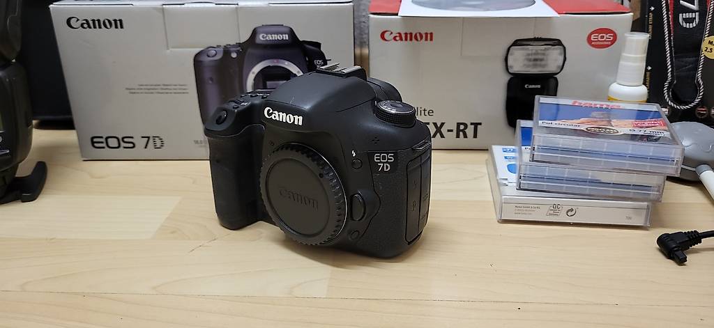 Canon 7D mit viel zubehör im Kanton Zürich - tutti.ch
