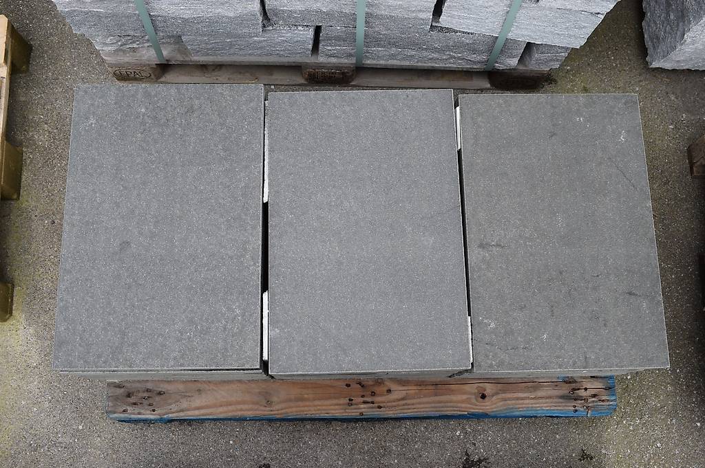 Naturstein Bodenplatten Basalt Anthrazit im Kanton Bern - tutti.ch