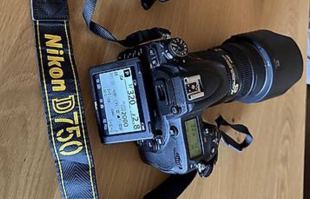 Nikon D750 + AF-S 24-70mm F2.8 im Kanton Bern - tutti.ch