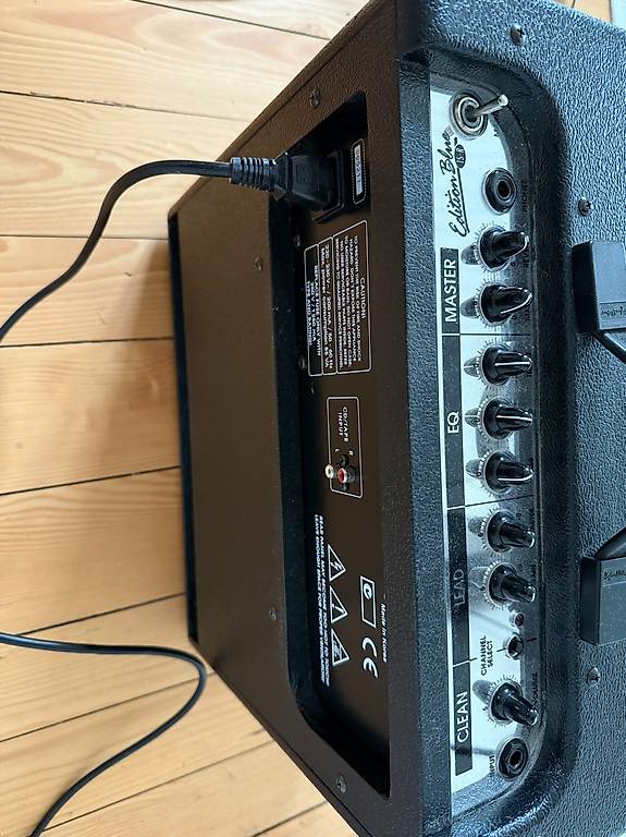 Hughes&Kettner Edition Blue 15-R Guitar Combo Amp mit Reverb im Kanton Zürich - tutti.ch