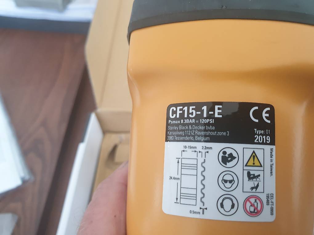 Druckluft Wellennagler Bostitch CF15-1-E, Neugerät im Kanton Zürich - tutti.ch