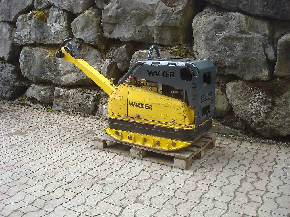 Wacker DPU 100-70 Vibroplatte Rüttelplatte Plattenvibrator Canton Saint-Gall - tutti.ch