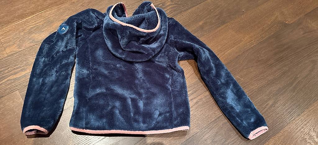 MC Kinley Kuscheljacke neuwertig Gr. 140 im Kanton St. Gallen - tutti.ch