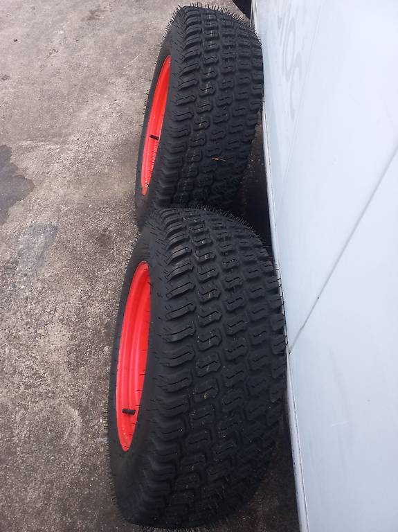 grosser Radsatz Kubota ST 401 STA 30 / 35 / STV 32 / 36 / 40 im Kanton Solothurn - tutti.ch