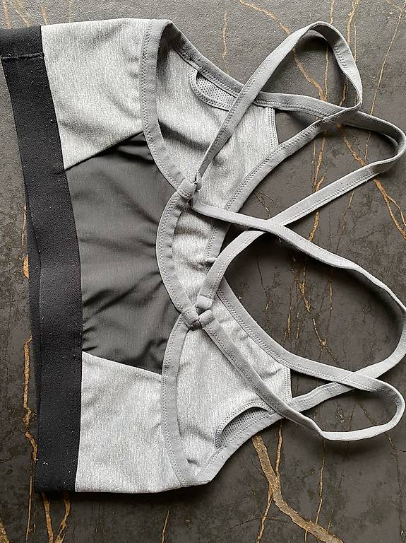 Sport BH Nike 75A - 80A im Kanton Bern - tutti.ch