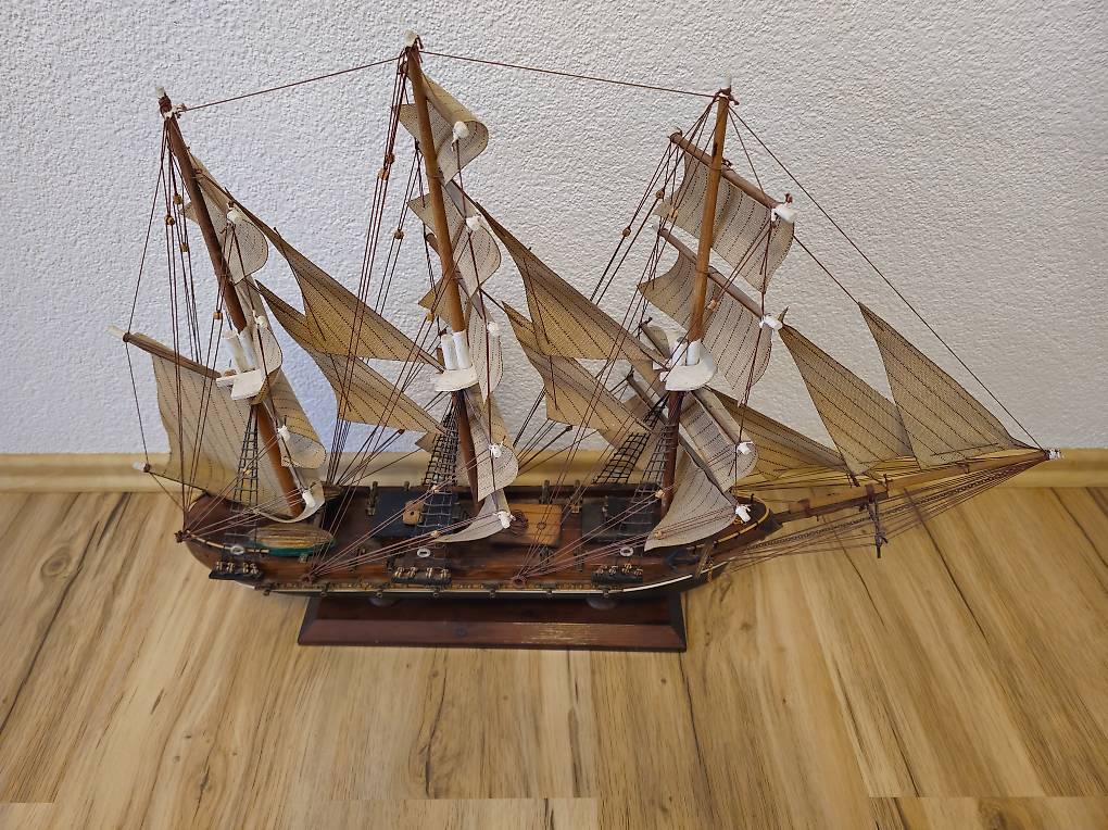 Segelschiff Holzmodell Fragata Siglo XVIII im Kanton Zürich - tutti.ch