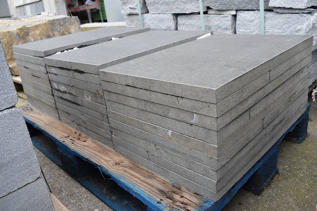 Naturstein Bodenplatten Basalt Anthrazit im Kanton Bern - tutti.ch