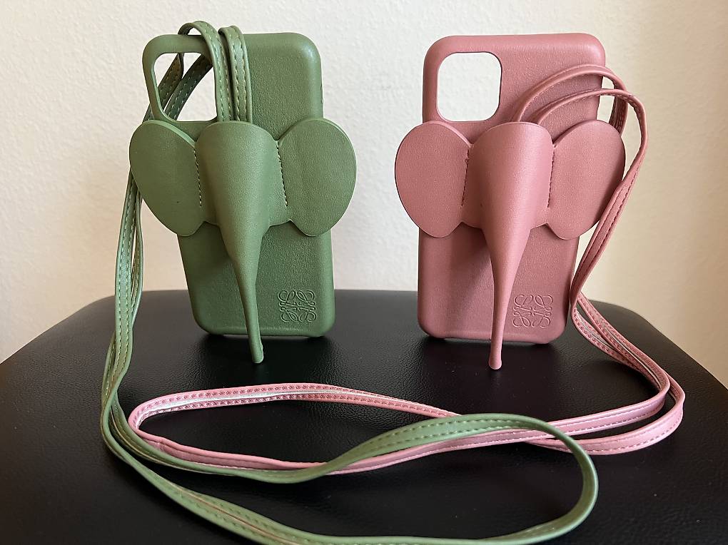 LOEWE LIKE Leather Case for iPhone 11 Pro Max, Lanyard/Rack im Kanton ...