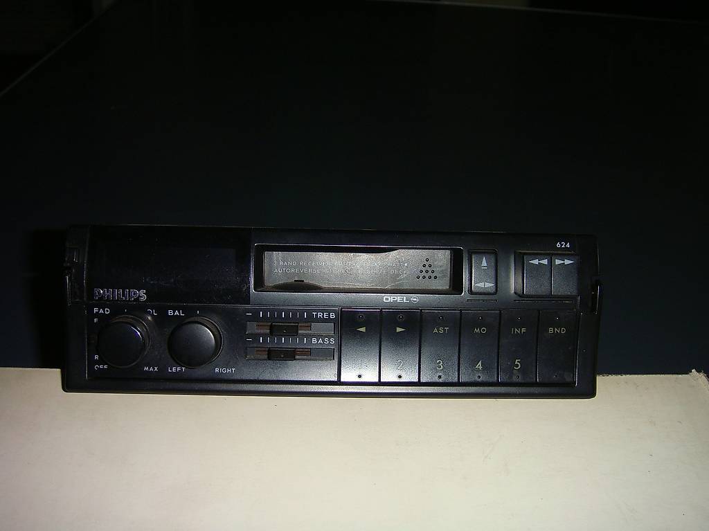 Opel Oldtimer Yountimer Radios Philips DC 624 und DC 656 im Kanton ...