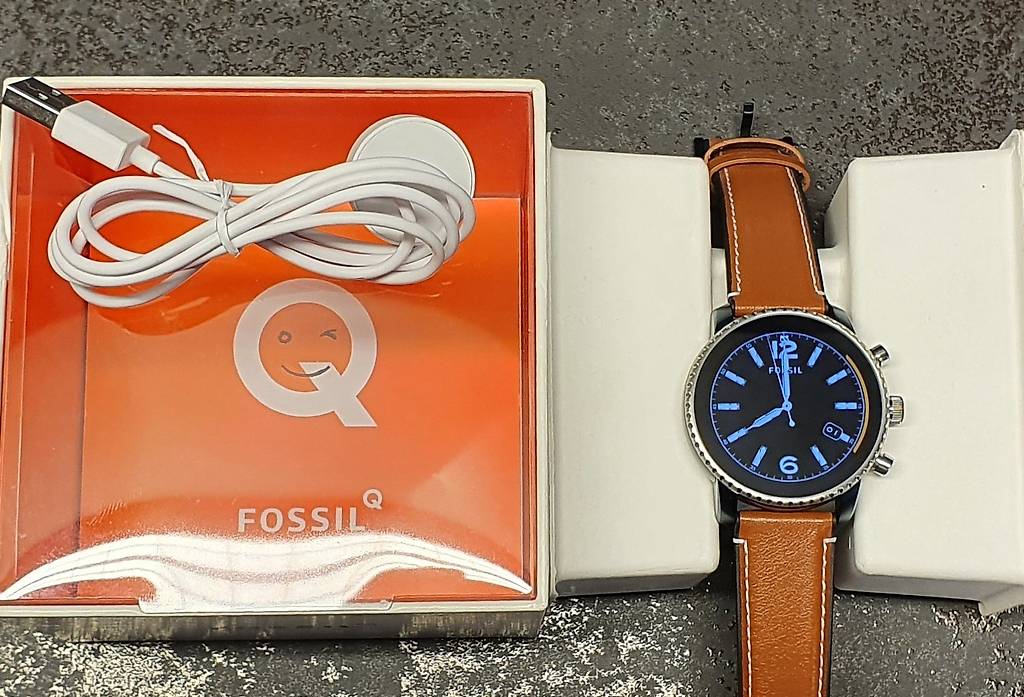 Fossil Smartwatch DW6F1 im Kanton Zürich - tutti.ch