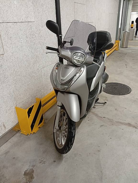 Motorrad Roller Honda im Kanton Zürich - tutti.ch