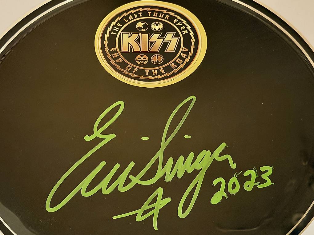 KISS End of the Road Memorabilia - signiert von Eric Singer im Kanton ...