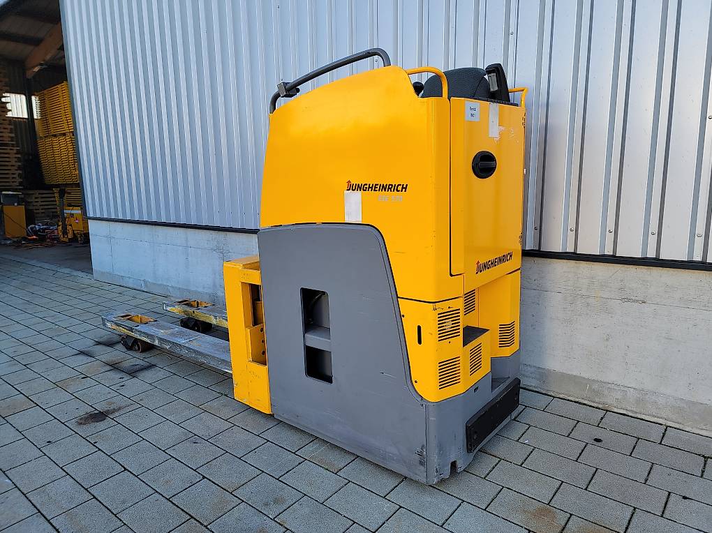 Stapler Jungheinrich ESE 570 Baujahr 2016 Tragkraft 7000kg im Kanton ...