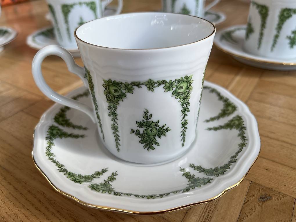 Porzelan Seltmann Weiden Geschirr Krug Tassen Teller im Kanton Basel-Landschaft - tutti.ch