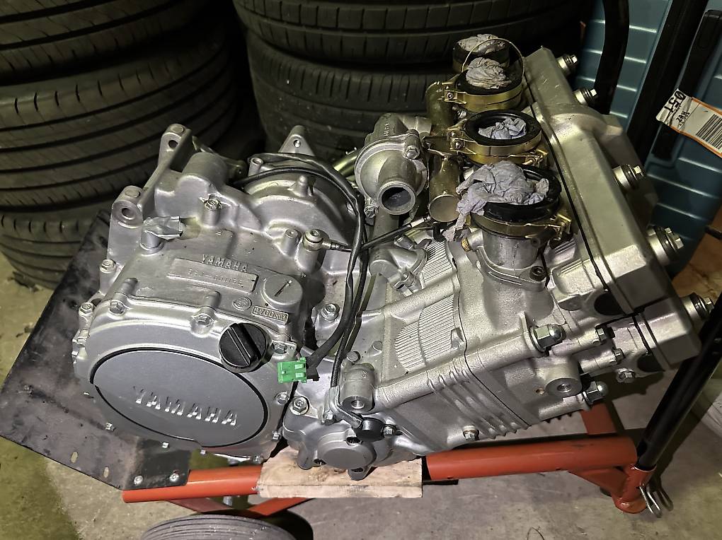 Yamaha FZR 750 R Motor NEU ORIGINAL 3SJ im Kanton Bern - tutti.ch