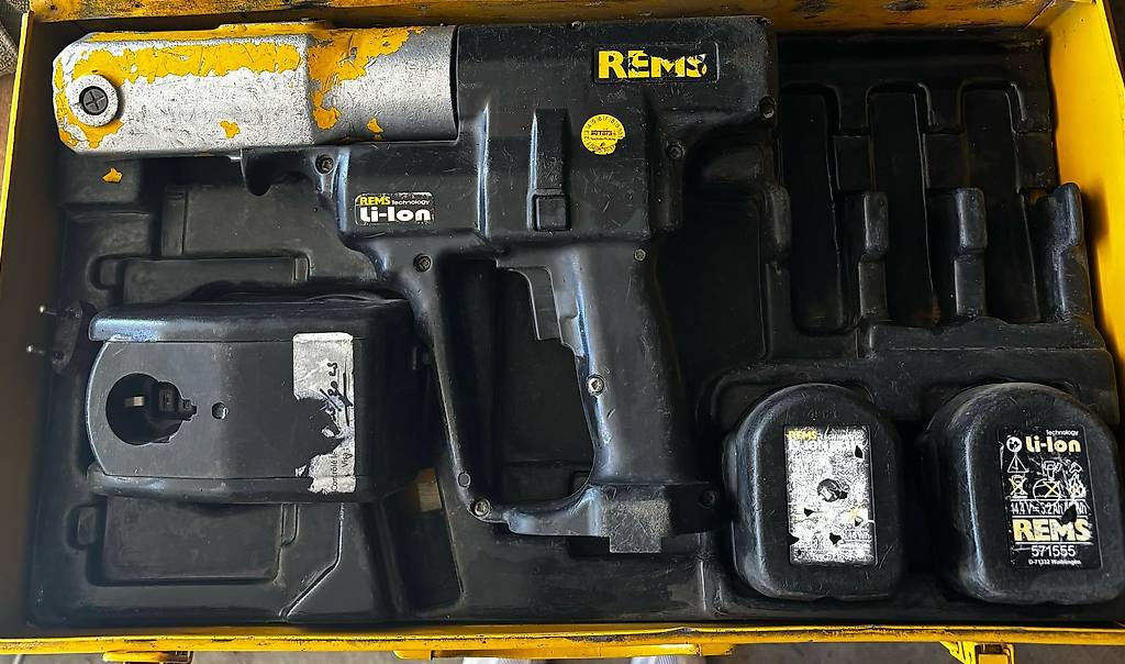 Sertisseuse/Akku-Rohrpresse Rems Akku Press 14V im Kanton Waadt - tutti.ch