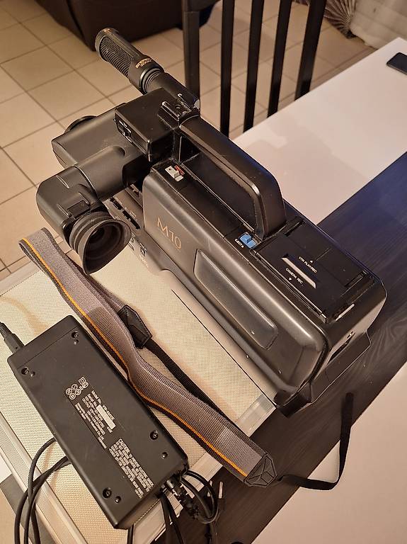 Vendo videocamera Panasonic M10 Cantone Ticino - tutti.ch