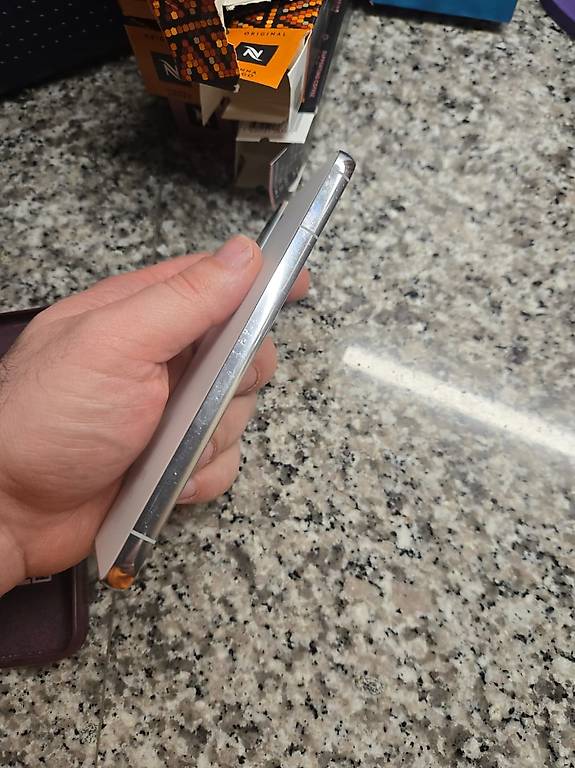 Samsung Galaxy S22+ Phantom White/256 GB + Smart Cover im Kanton Bern ...