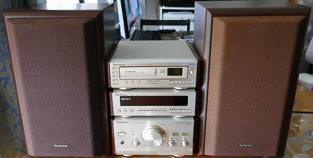 TECHNICS SE-HD81 Verstärker+Tuner+5 CD Wechsler+SB-HD81 Spkr im Kanton ...