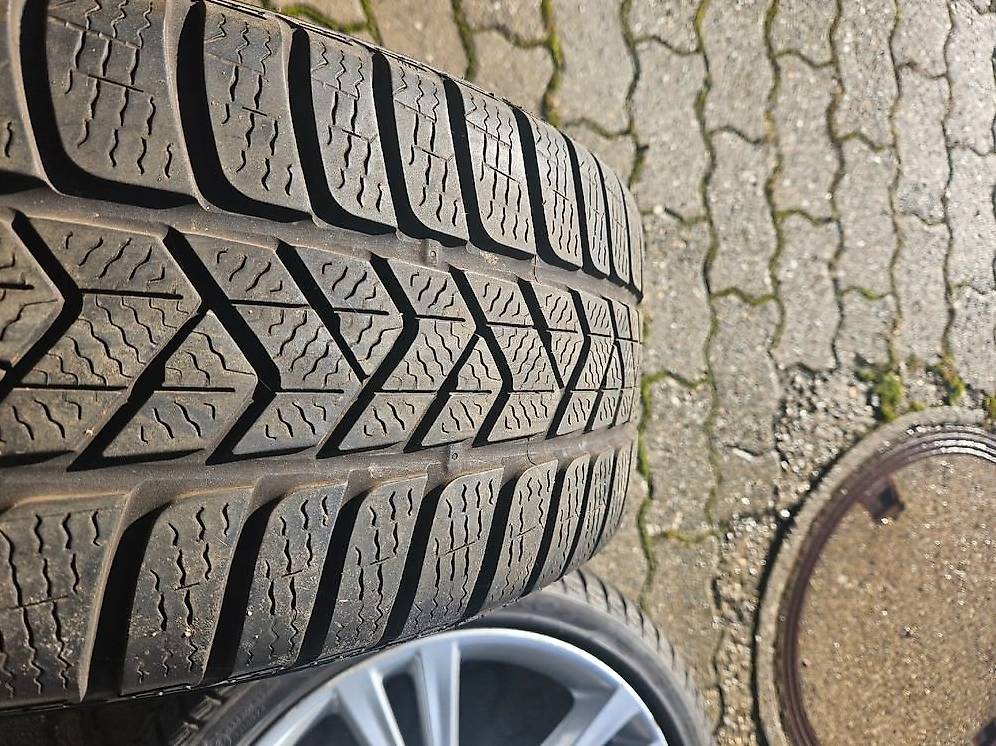 Allufelgen BMW Styling 379 18" mit Pirelli Sotto Zero im Kanton ...