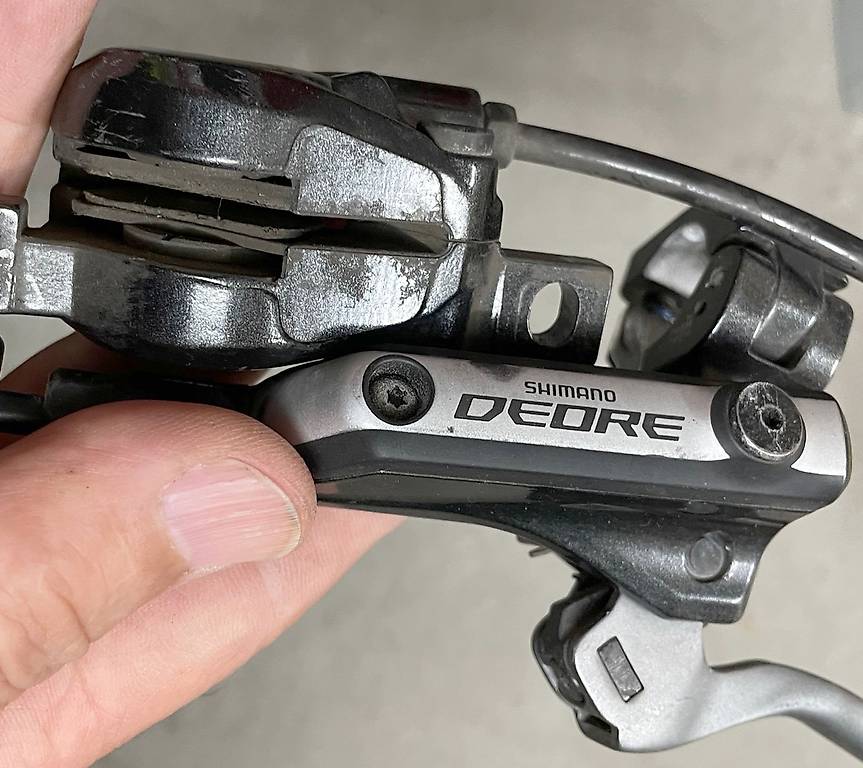 Rad vorne mit Pneu 29Zoll, Bremsen Shimano Deore BR-M596 im Kanton ...