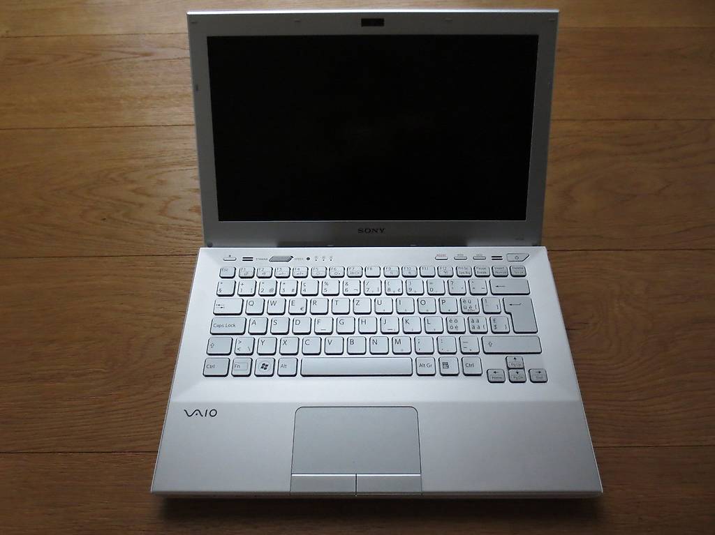 Sony Vaio PCG-4121GM - i5 - 4GB - weiss/silber - DEFEKT im Kanton Bern ...