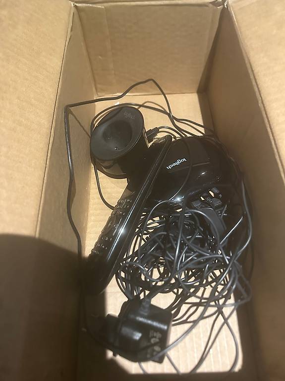 Logitech Harmony Elite inkl. Hub, 2 IR Sender im Kanton Zürich - tutti.ch