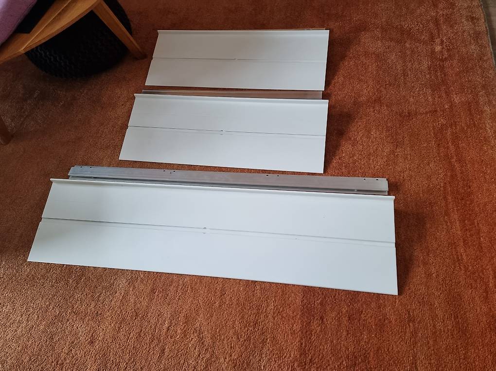 Design Wandtablare Wandregale Tablare Metall Desalto weiss im Kanton ...