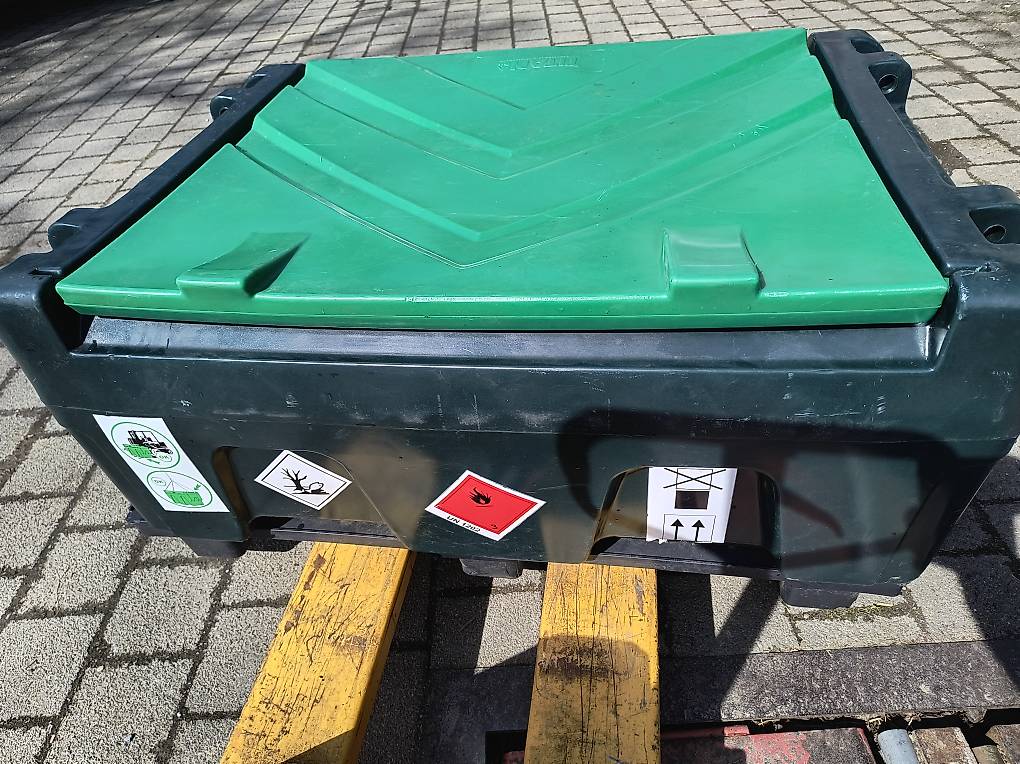 Titan Truckmaster Mobile Diesel Tankstelle 200l Dieseltank im Kanton St ...