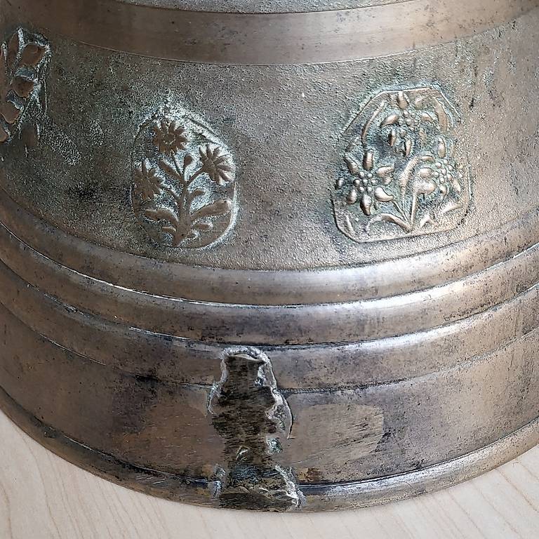 Wunderschön klingende und gestaltete Glocke im Kanton Glarus - tutti.ch