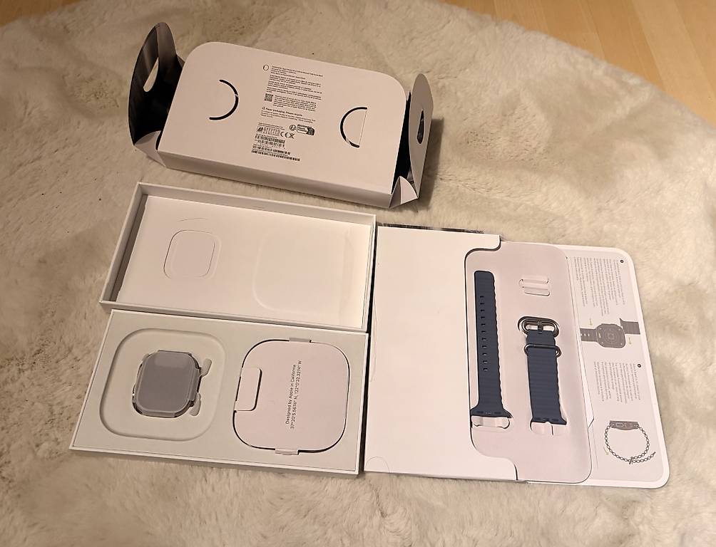 Apple Watch Ultra 3 Natural Titanium Blue Ocean Band im Kanton St ...