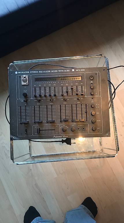 Stereo Equalizer Mixer with Echo MPX-9000 - Monacor Canton Argovie ...