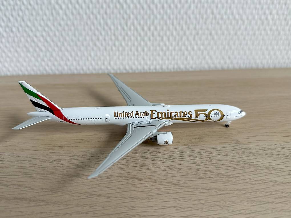Emirates Boeing 777-300ER UAE 50th years Herpa Wings im Kanton Zürich ...
