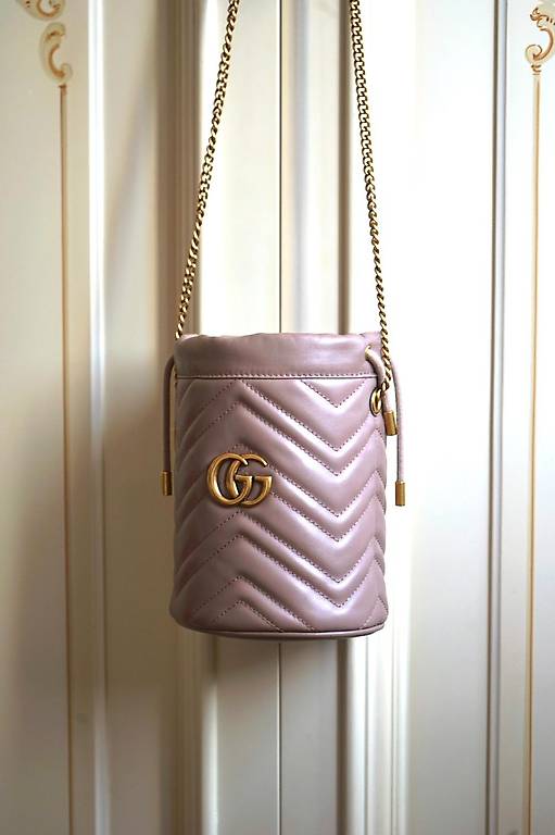 Borsa Gucci a tracolla GG Marmont Chain Bucket in Pelle im Kanton ...