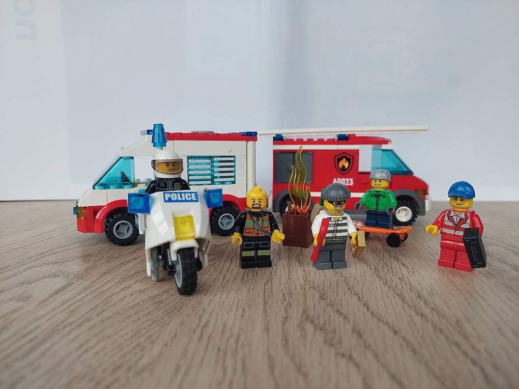 Lego City 60023 City Starter Set im Kanton Glarus - tutti.ch