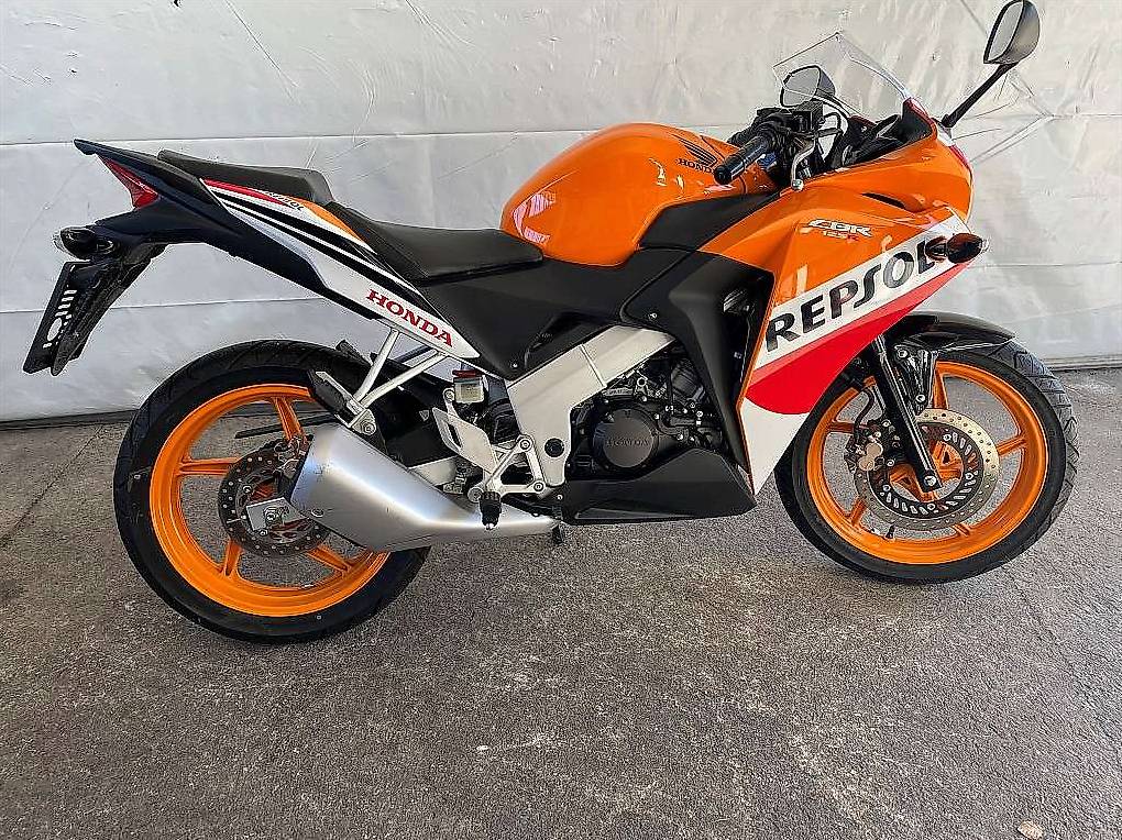 HONDA CBR 125 R W Repsol im Kanton Wallis - tutti.ch