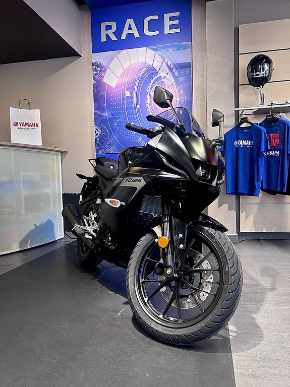 YAMAHA YZF-R 125 ABS im Kanton Waadt - tutti.ch