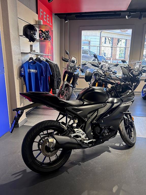 YAMAHA YZF-R 125 ABS im Kanton Waadt - tutti.ch