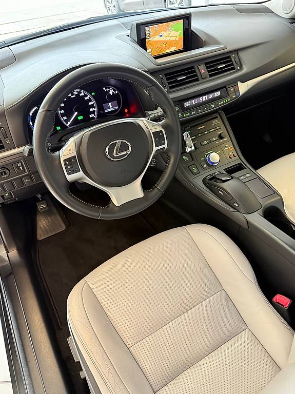 LEXUS CT 200h 1.8 excellence CVT im Kanton Nidwalden - tutti.ch