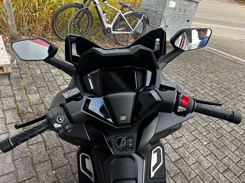 HONDA NSS 350 Special Edition im Kanton St. Gallen - tutti.ch