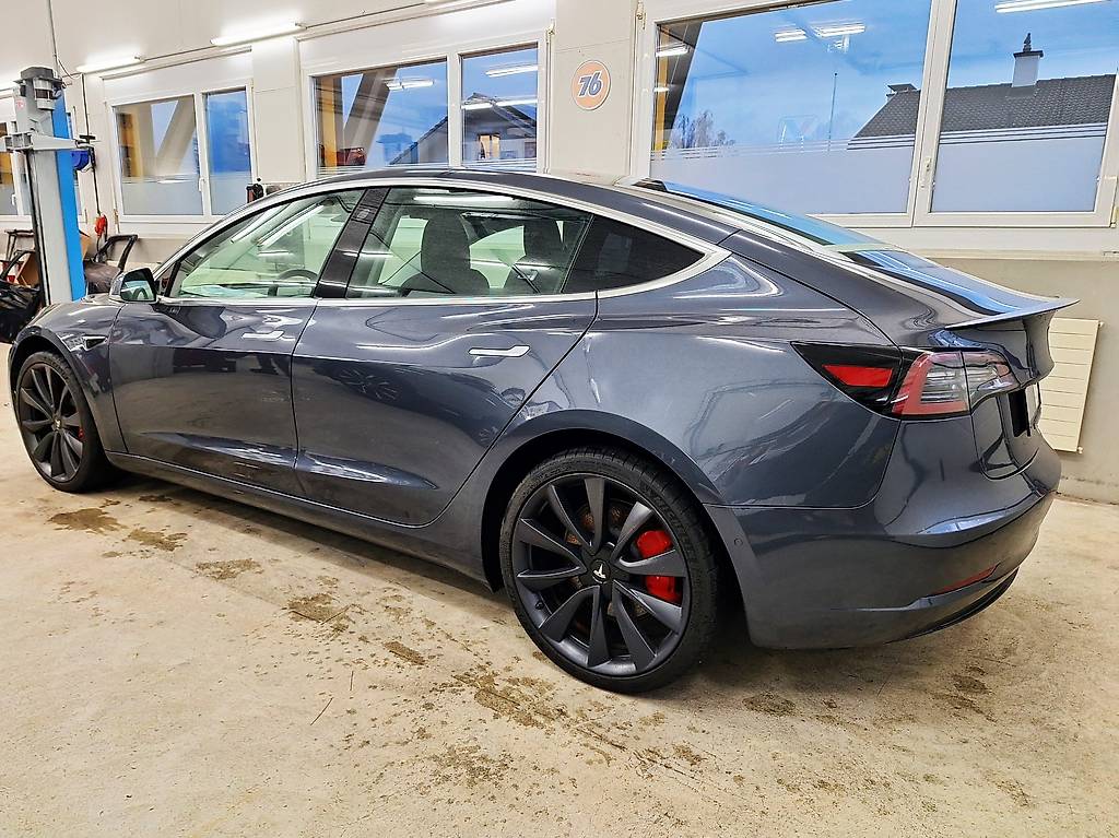 TESLA Model 3 Performance Dual Motor AWDBis 514 KM im Kanton St. Gallen ...