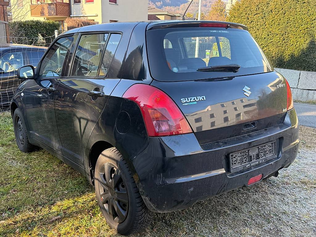 SUZUKI Swift 1.3i 16V GL 4x4 im Kanton St. Gallen - tutti.ch