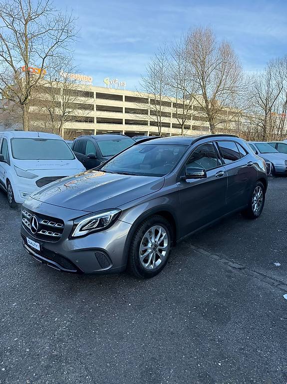 MERCEDES-BENZ GLA 200 Night Star 7G-DCT im Kanton Zürich - tutti.ch
