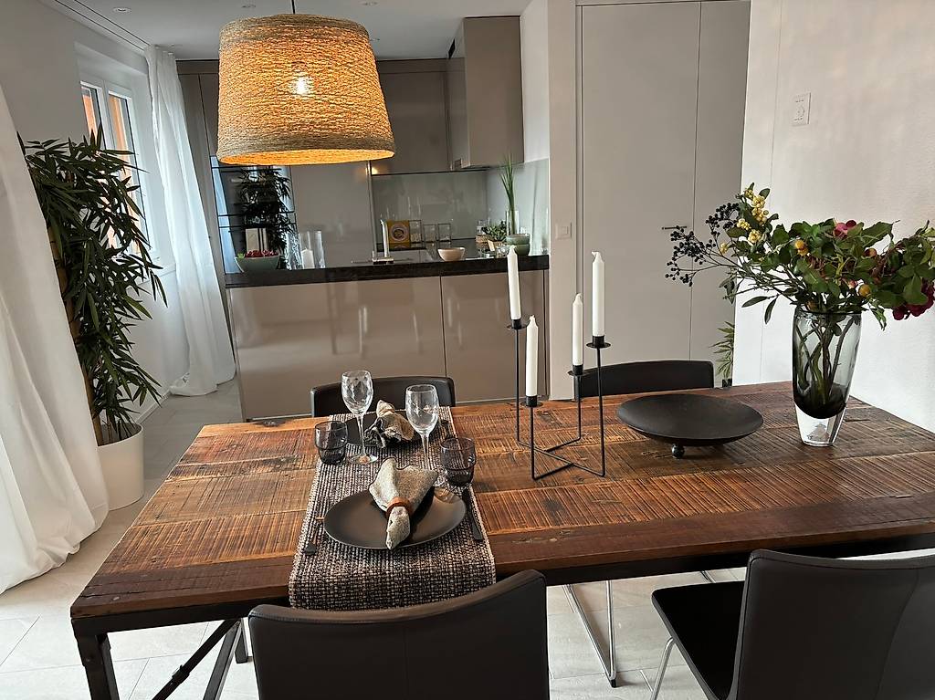 Moderne 3.5-Zimmer-Wohnung mit Cheminée und Balkon in im Kanton Zürich ...