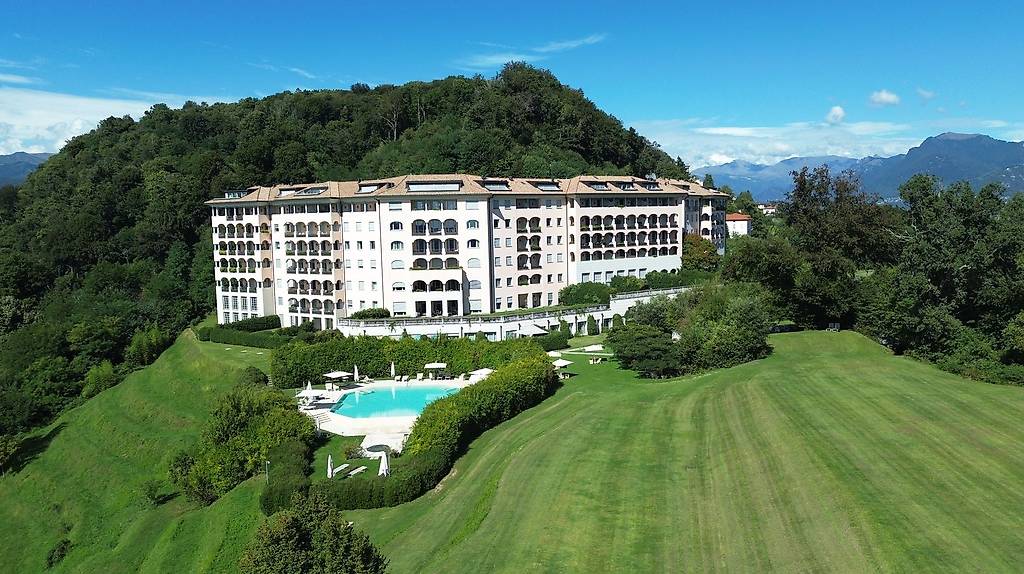 Proprietà di lusso con vista sul lago e servizi esclusivi im Kanton ...