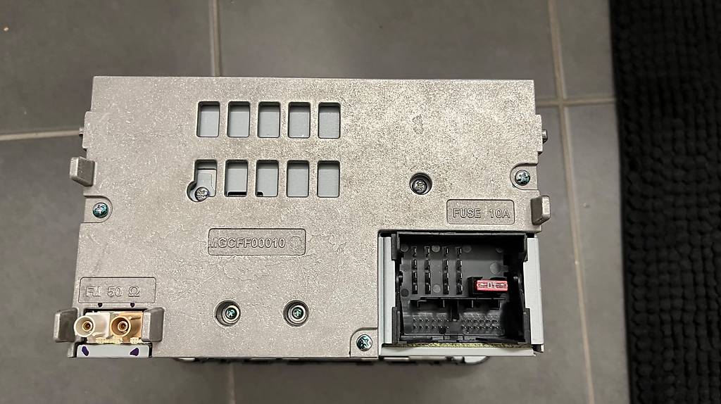 VW RCD 500 MP3 mit 6 fach Wechsler Radio VW GOLF PASSAT im Kanton Bern ...