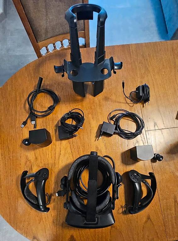 Valve Index VR Headset Set komplett mit Controllern im Kanton Glarus ...