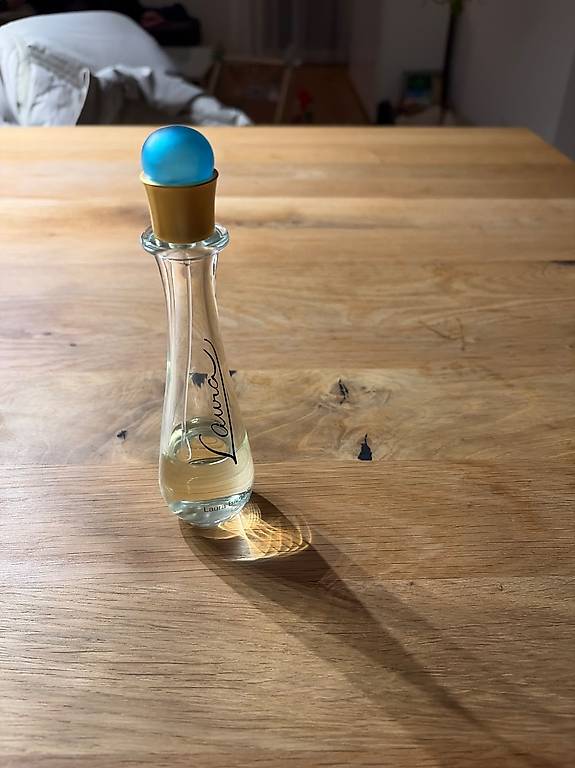 Laura von Laura Biagiotti im Kanton Aargau - tutti.ch